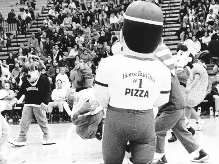 About Us | Home Run Inn Pizza